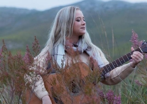 Karla Gouws | Musician: Singer & Guitarist (Despatch)